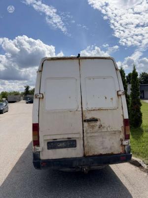Balts Volkswagen LT 1999 Kauņa, ar dzinēja tilpumu 2.46 L un nobraukumu 400 tūkst. km par 1499 €, foto 5 vietnē AUTOMOTO.COM.LV