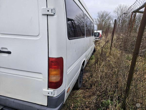 White Volkswagen LT 2000 in Kaisiadorys, with an engine capacity of 2.50 L and mileage of 500 thousand km for 3000 €, photo 5 on AUTOMOTO.COM.LV