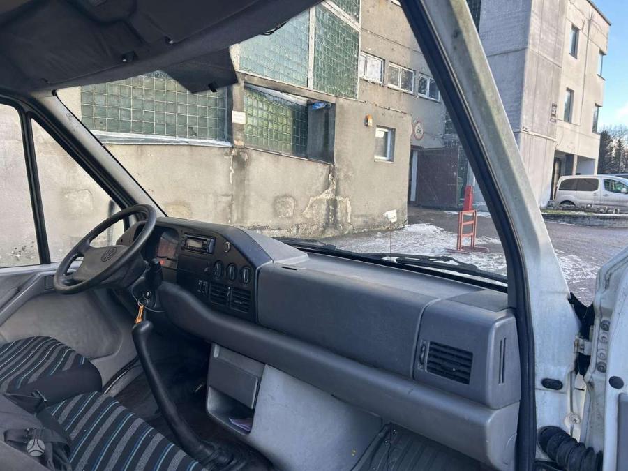 Balts Volkswagen LT 2000 Viļņa, ar dzinēja tilpumu 2.46 L un nobraukumu 290 tūkst. km par 2000 €, foto 9 vietnē AUTOMOTO.COM.LV