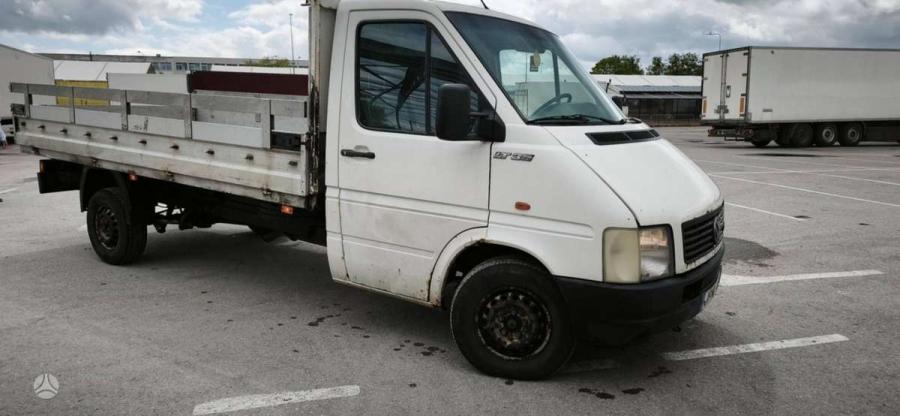 White Volkswagen LT 2003 in Kaunas, with an engine capacity of 2.46 L and mileage of 548 thousand km for 2420 €, photo 3 on AUTOMOTO.COM.LV