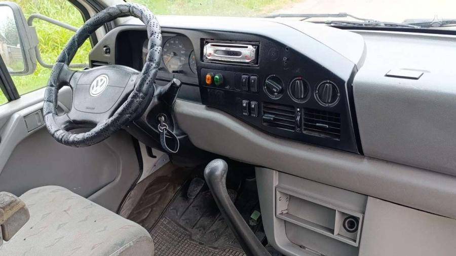 White Volkswagen LT 2003 in Vilnius, with an engine capacity of 2.80 L and mileage of 491 thousand km for 4800 €, photo 14 on AUTOMOTO.COM.LV