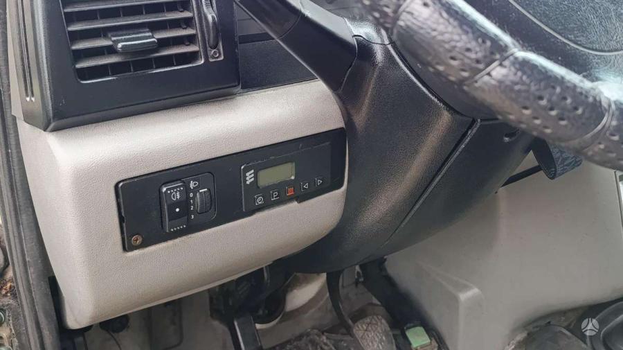White Volkswagen LT 2003 in Vilnius, with an engine capacity of 2.80 L and mileage of 491 thousand km for 4800 €, photo 16 on AUTOMOTO.COM.LV