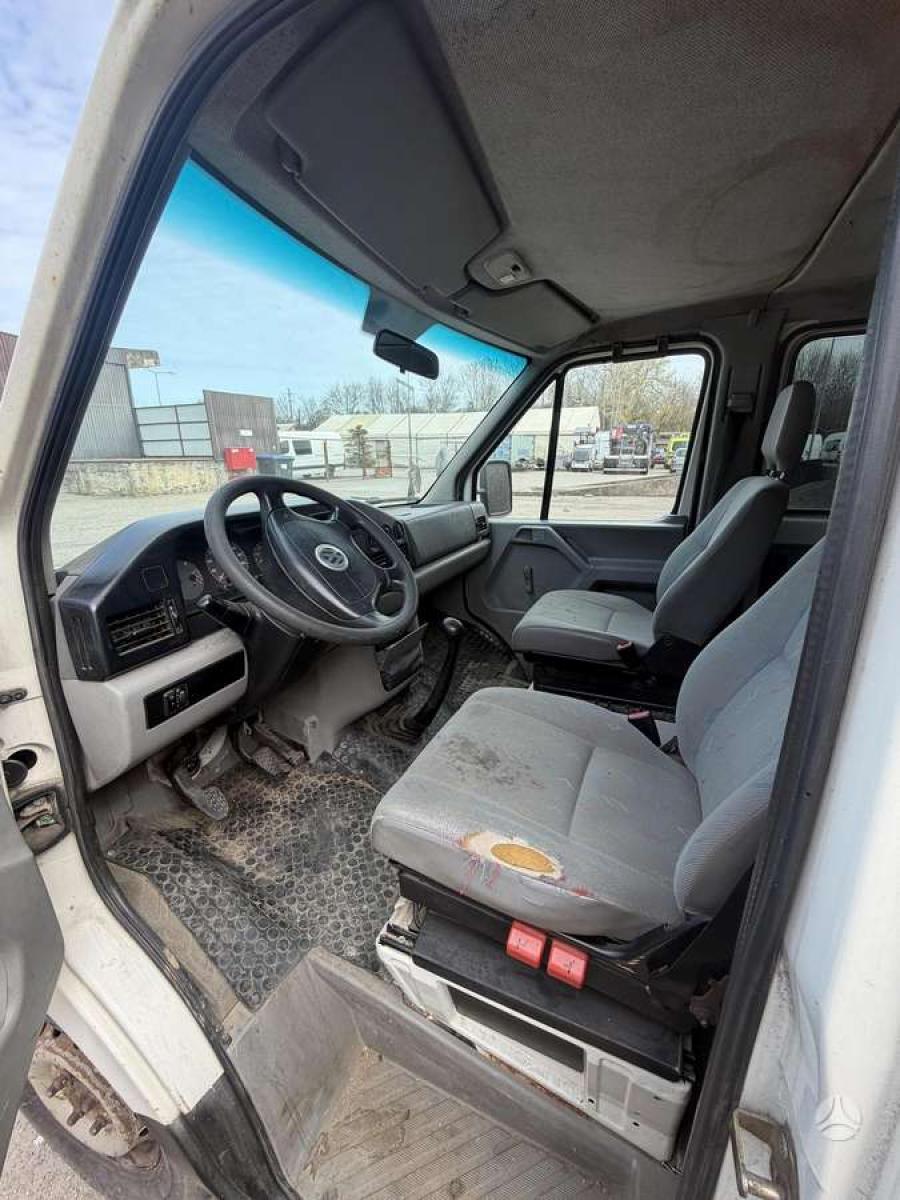 White Volkswagen LT 2004 in Klaipeda, with an engine capacity of 2.46 L and mileage of 311 thousand km for 3500 €, photo 12 on AUTOMOTO.COM.LV