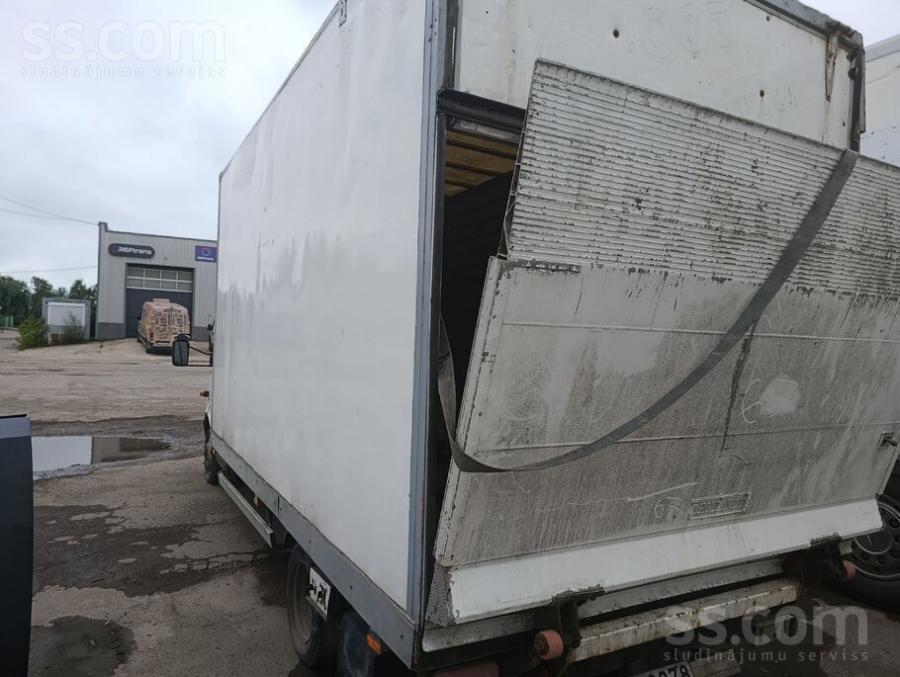 Balts Volkswagen LT 2005 Rīga, ar dzinēja tilpumu 2.50 L un nobraukumu 569 tūkst. km par 3650 €, foto 5 vietnē AUTOMOTO.COM.LV