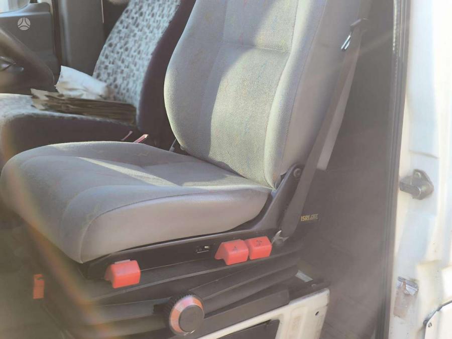 Balts Volkswagen LT 2005 Rīga, ar dzinēja tilpumu 2.80 L un nobraukumu 380 tūkst. km par 6150 €, foto 11 vietnē AUTOMOTO.COM.LV