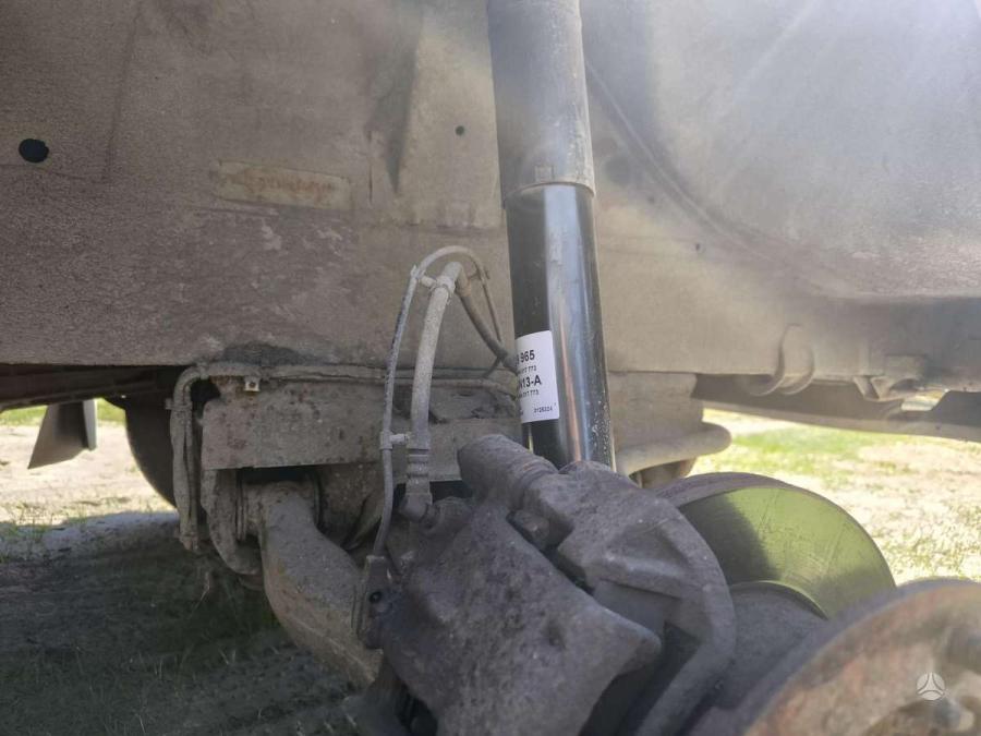 Balts Volkswagen LT 2005 Rīga, ar dzinēja tilpumu 2.80 L un nobraukumu 380 tūkst. km par 6150 €, foto 13 vietnē AUTOMOTO.COM.LV