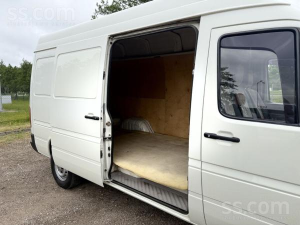 White Volkswagen LT 2000 in Liepaja, with an engine capacity of 2.50 L and mileage of 301 thousand km for 6900 €, photo 10 on AUTOMOTO.COM.LV