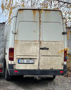 Balts Volkswagen LT 2001 Rīga, ar dzinēja tilpumu 2.50 L un nobraukumu 600 tūkst. km par 1000 €, foto 2 vietnē AUTOMOTO.COM.LV
