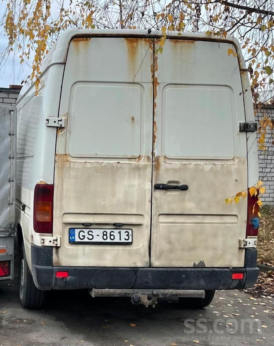 Balts Volkswagen LT 2001 Rīga, ar dzinēja tilpumu 2.50 L un nobraukumu 600 tūkst. km par 1000 €, foto 2 vietnē AUTOMOTO.COM.LV