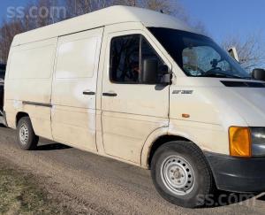 Balts Volkswagen LT 2001 Rīga, ar dzinēja tilpumu 2.50 L un nobraukumu 600 tūkst. km par 1000 €, foto 4 vietnē AUTOMOTO.COM.LV