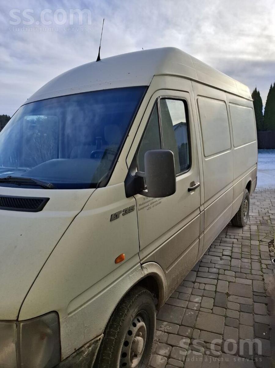 White Volkswagen LT 2001 in Riga, with an engine capacity of 2.50 L and mileage of 390 thousand km for 2950 €, photo 4 on AUTOMOTO.COM.LV
