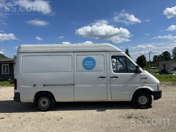 White Volkswagen LT 2001 in Valka, with an engine capacity of 2.80 L and mileage of 107 thousand km for 1500 €, photo 3 on AUTOMOTO.COM.LV