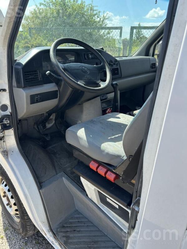 White Volkswagen LT 2001 in Valka, with an engine capacity of 2.80 L and mileage of 107 thousand km for 1500 €, photo 10 on AUTOMOTO.COM.LV