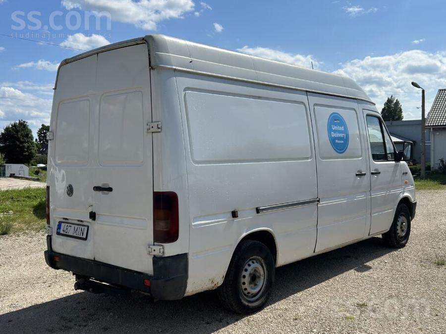 White Volkswagen LT 2001 in Valka, with an engine capacity of 2.80 L and mileage of 107 thousand km for 1500 €, photo 5 on AUTOMOTO.COM.LV