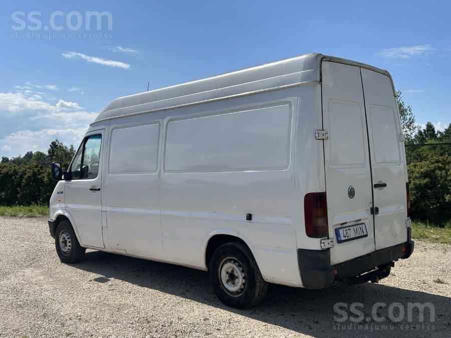 White Volkswagen LT 2001 in Valka, with an engine capacity of 2.80 L and mileage of 107 thousand km for 1500 €, photo 7 on AUTOMOTO.COM.LV