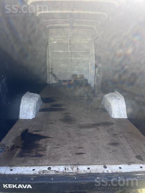 Balts Volkswagen LT 2002 Rīga, ar dzinēja tilpumu 2.50 L un nobraukumu 360 tūkst. km par 2800 €, foto 4 vietnē AUTOMOTO.COM.LV
