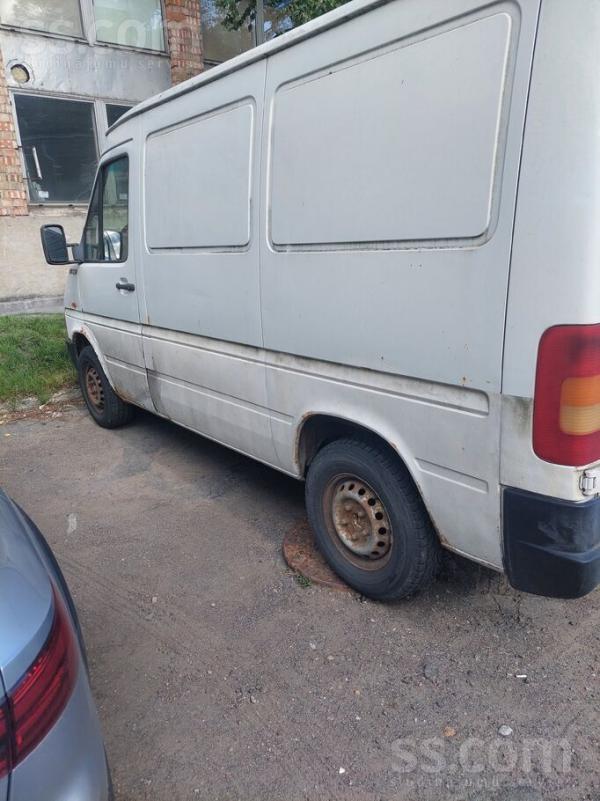 White Volkswagen LT 2003 in Riga, with an engine capacity of 2.50 L and mileage of 350 thousand km for 1000 €, photo 4 on AUTOMOTO.COM.LV