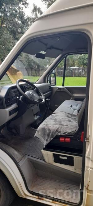 Balts Volkswagen LT 2003 Rīga, ar dzinēja tilpumu 2.50 L un nobraukumu 209 tūkst. km par 3600 €, foto  vietnē AUTOMOTO.COM.LV