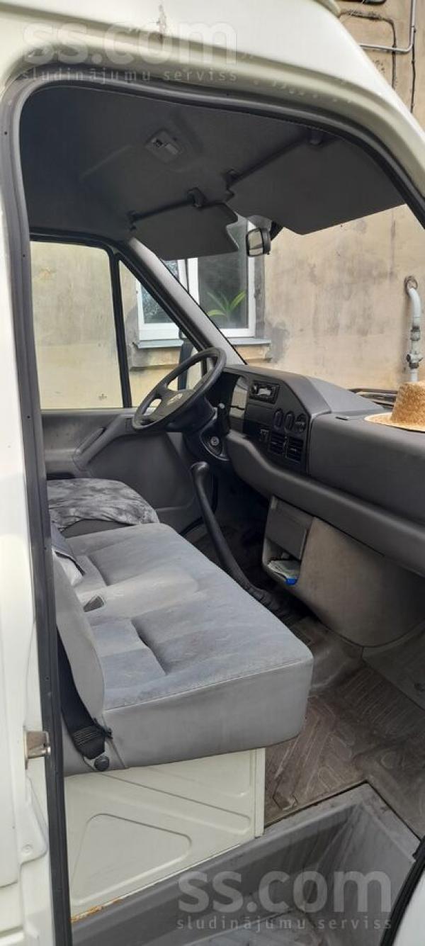 Balts Volkswagen LT 2003 Rīga, ar dzinēja tilpumu 2.50 L un nobraukumu 209 tūkst. km par 3600 €, foto 6 vietnē AUTOMOTO.COM.LV
