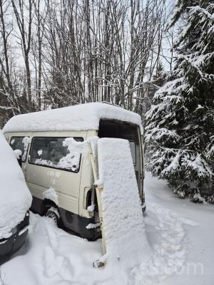 Белый Фольксваген ЛТ 2004 в Алуксне, объемом двигателя 2.50 л и пробегом 400 тыс. км за 1500 €, фото  на AUTOMOTO.COM.LV