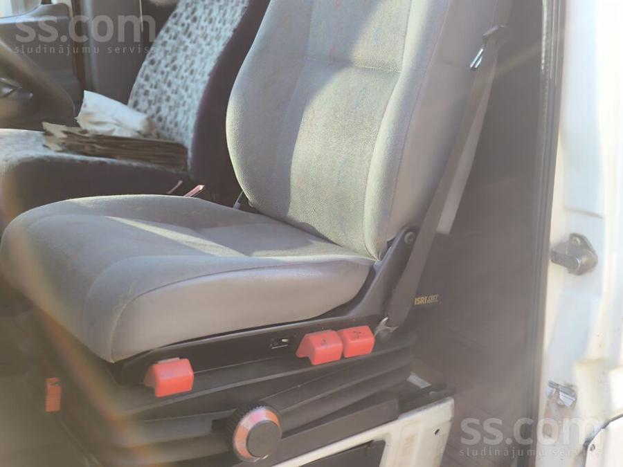 Balts Volkswagen LT 2005 Rīga, ar dzinēja tilpumu 2.80 L un nobraukumu 380 tūkst. km par 6150 €, foto 10 vietnē AUTOMOTO.COM.LV