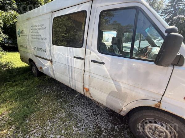 White Volkswagen LT 2005 in Riga, with an engine capacity of 2.40 L and mileage of 400 thousand km for 1210 €, photo 2 on AUTOMOTO.COM.LV
