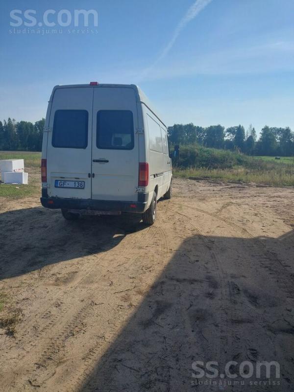 Balts Volkswagen LT 2006 Bauska, ar dzinēja tilpumu 2.50 L un nobraukumu 284 tūkst. km par 700 €, foto 3 vietnē AUTOMOTO.COM.LV