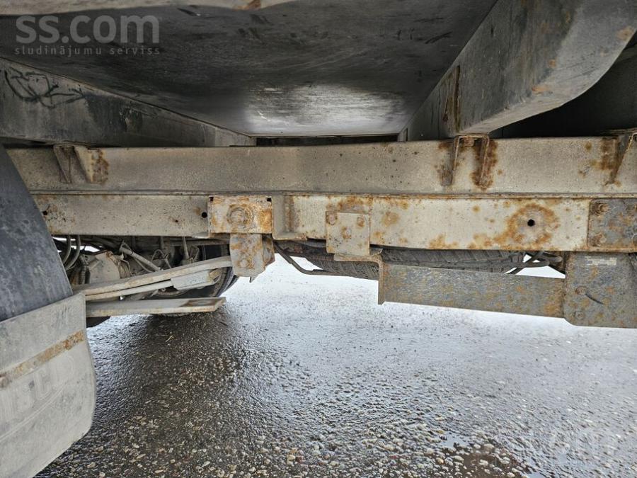 Balts Volkswagen LT 2003 Rīga, ar dzinēja tilpumu 2.50 L un nobraukumu 345 tūkst. km par 5000 €, foto 8 vietnē AUTOMOTO.COM.LV