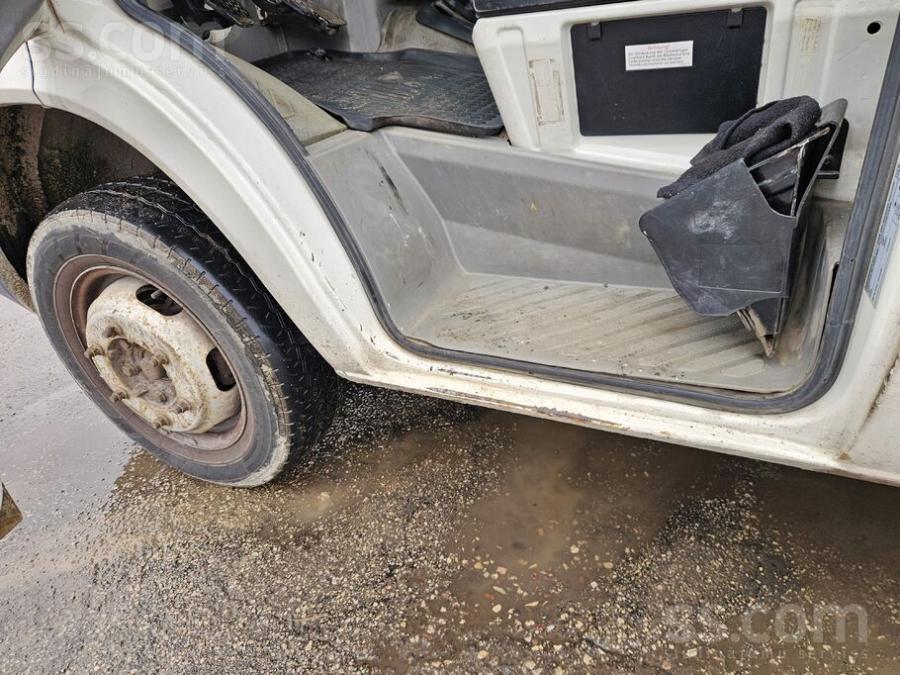 Balts Volkswagen LT 2003 Rīga, ar dzinēja tilpumu 2.50 L un nobraukumu 345 tūkst. km par 5000 €, foto 22 vietnē AUTOMOTO.COM.LV