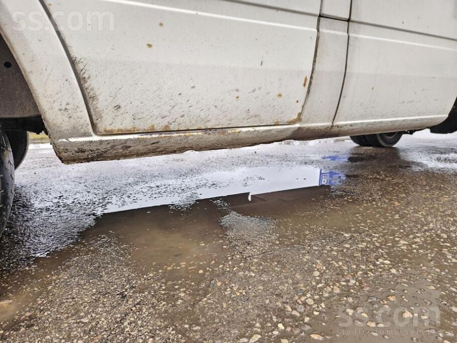 Balts Volkswagen LT 2003 Rīga, ar dzinēja tilpumu 2.50 L un nobraukumu 345 tūkst. km par 5000 €, foto 23 vietnē AUTOMOTO.COM.LV