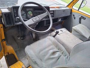 Yellow Volkswagen LT 1994 in Vilnius, with an engine capacity of 2.40 L and mileage of 250 thousand km for 900 €, photo 5 on AUTOMOTO.COM.LV
