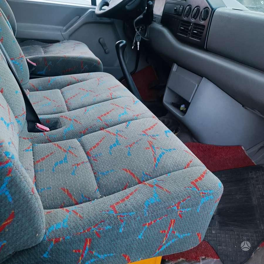 Dzeltens Volkswagen LT 2004 Panevēža, ar dzinēja tilpumu 2.46 L un nobraukumu 298 tūkst. km par 2150 €, foto 4 vietnē AUTOMOTO.COM.LV