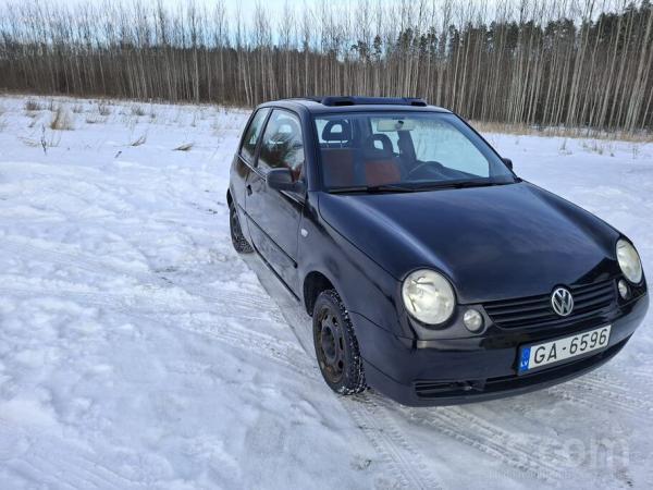 Black Volkswagen Lupo 2000 in Valmiera, with an engine capacity of 1.00 L and mileage of 203 thousand km for 950 €, photo 3 on AUTOMOTO.COM.LV