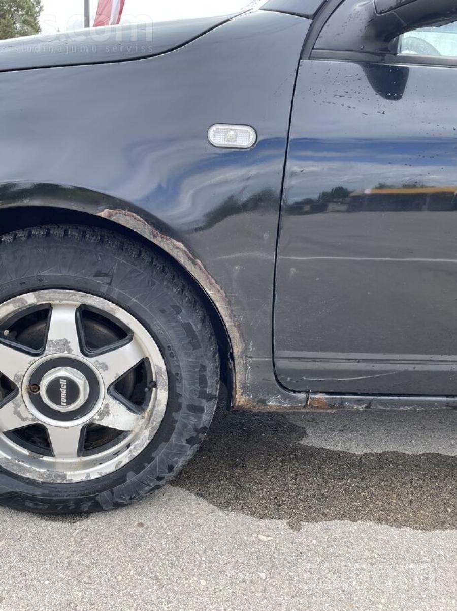 Melns Volkswagen Lupo 2000 Aizkraukle, ar dzinēja tilpumu 1.40 L un nobraukumu 326 tūkst. km par 700 €, foto 5 vietnē AUTOMOTO.COM.LV