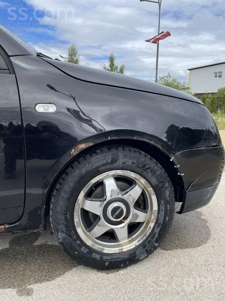 Melns Volkswagen Lupo 2000 Aizkraukle, ar dzinēja tilpumu 1.40 L un nobraukumu 326 tūkst. km par 700 €, foto 10 vietnē AUTOMOTO.COM.LV