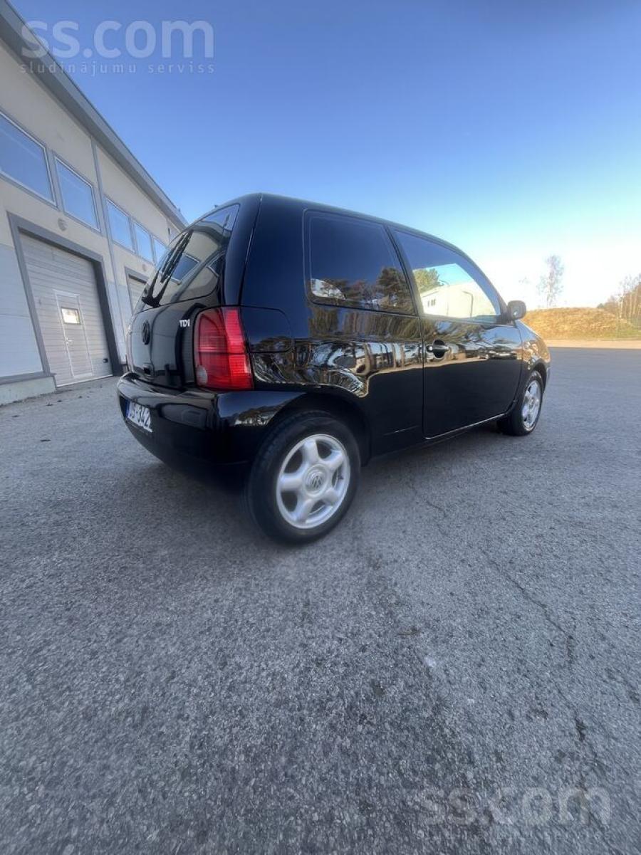 Melns Volkswagen Lupo 2002 Rīga, ar dzinēja tilpumu 1.40 L un nobraukumu 274 tūkst. km par 1430 €, foto 4 vietnē AUTOMOTO.COM.LV