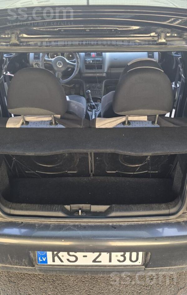 Melns Volkswagen Lupo 2002 Rīga, ar dzinēja tilpumu 1.40 L un nobraukumu 254 tūkst. km par 1600 €, foto 5 vietnē AUTOMOTO.COM.LV