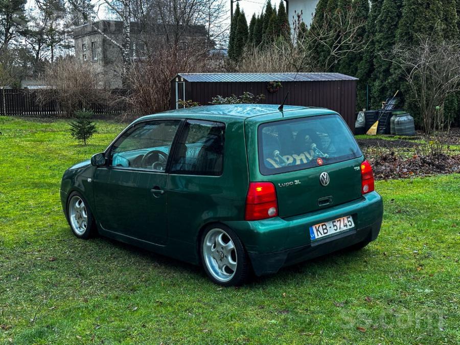 Zaļš Volkswagen Lupo 2000 Rīga, ar dzinēja tilpumu 1.20 L un nobraukumu 289 tūkst. km par 1500 €, foto 4 vietnē AUTOMOTO.COM.LV