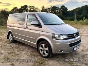 Smilšu krāsa Volkswagen Multivan 2012 Tallina, ar dzinēja tilpumu 2.00 L un nobraukumu 239 tūkst. km par 13900 €, foto  vietnē AUTOMOTO.COM.LV