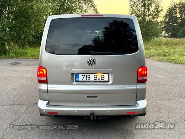 Smilšu krāsa Volkswagen Multivan 2012 Tallina, ar dzinēja tilpumu 2.00 L un nobraukumu 239 tūkst. km par 13900 €, foto 4 vietnē AUTOMOTO.COM.LV
