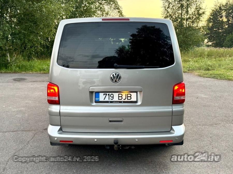 Smilšu krāsa Volkswagen Multivan 2012 Tallina, ar dzinēja tilpumu 2.00 L un nobraukumu 239 tūkst. km par 13900 €, foto 5 vietnē AUTOMOTO.COM.LV
