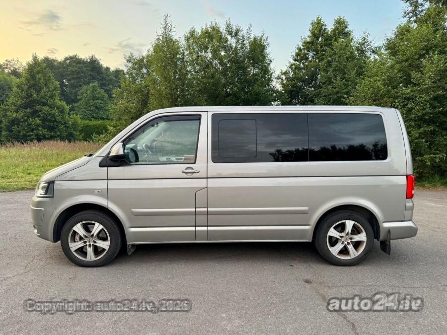 Smilšu krāsa Volkswagen Multivan 2012 Tallina, ar dzinēja tilpumu 2.00 L un nobraukumu 239 tūkst. km par 13900 €, foto 6 vietnē AUTOMOTO.COM.LV