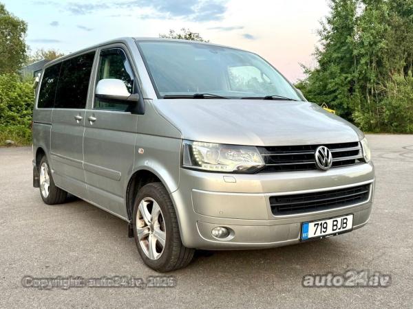 Smilšu krāsa Volkswagen Multivan 2012 Tallina, ar dzinēja tilpumu 2.00 L un nobraukumu 239 tūkst. km par 13900 €, foto 7 vietnē AUTOMOTO.COM.LV