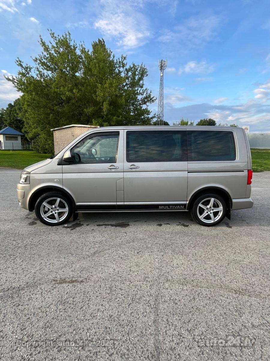 Beige Volkswagen Multivan 2012 in Tallinn, with an engine capacity of 2.00 L and mileage of 247 thousand km for 17200 €, photo 5 on AUTOMOTO.COM.LV