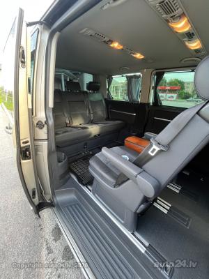 Beige Volkswagen Multivan 2012 in Tallinn, with an engine capacity of 2.00 L and mileage of 247 thousand km for 17200 €, photo 9 on AUTOMOTO.COM.LV