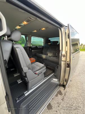 Beige Volkswagen Multivan 2012 in Tallinn, with an engine capacity of 2.00 L and mileage of 247 thousand km for 17200 €, photo 11 on AUTOMOTO.COM.LV