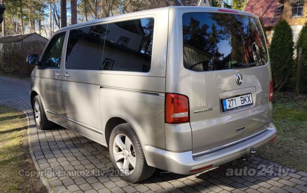 Smilšu krāsa Volkswagen Multivan 2014 Tallina, ar dzinēja tilpumu 2.00 L un nobraukumu 245 tūkst. km par 17500 €, foto 4 vietnē AUTOMOTO.COM.LV