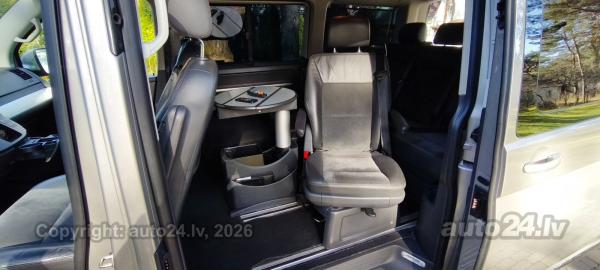 Smilšu krāsa Volkswagen Multivan 2014 Tallina, ar dzinēja tilpumu 2.00 L un nobraukumu 245 tūkst. km par 17500 €, foto 8 vietnē AUTOMOTO.COM.LV