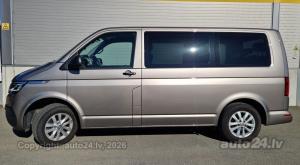 Smilšu krāsa Volkswagen Multivan 2022 Tallina, ar dzinēja tilpumu 2.00 L un nobraukumu 91 tūkst. km par 40500 €, foto 3 vietnē AUTOMOTO.COM.LV