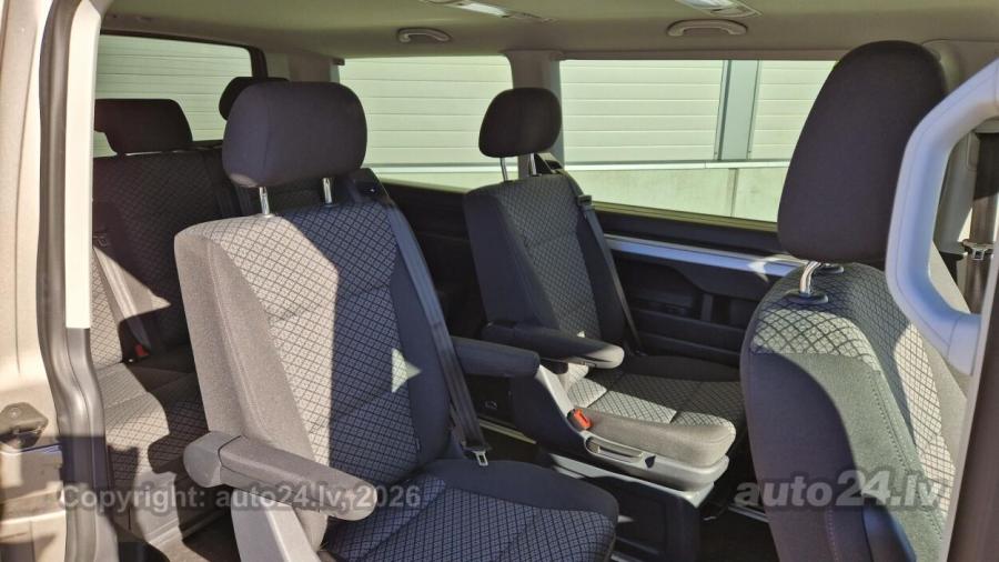 Smilšu krāsa Volkswagen Multivan 2022 Tallina, ar dzinēja tilpumu 2.00 L un nobraukumu 91 tūkst. km par 40500 €, foto 8 vietnē AUTOMOTO.COM.LV